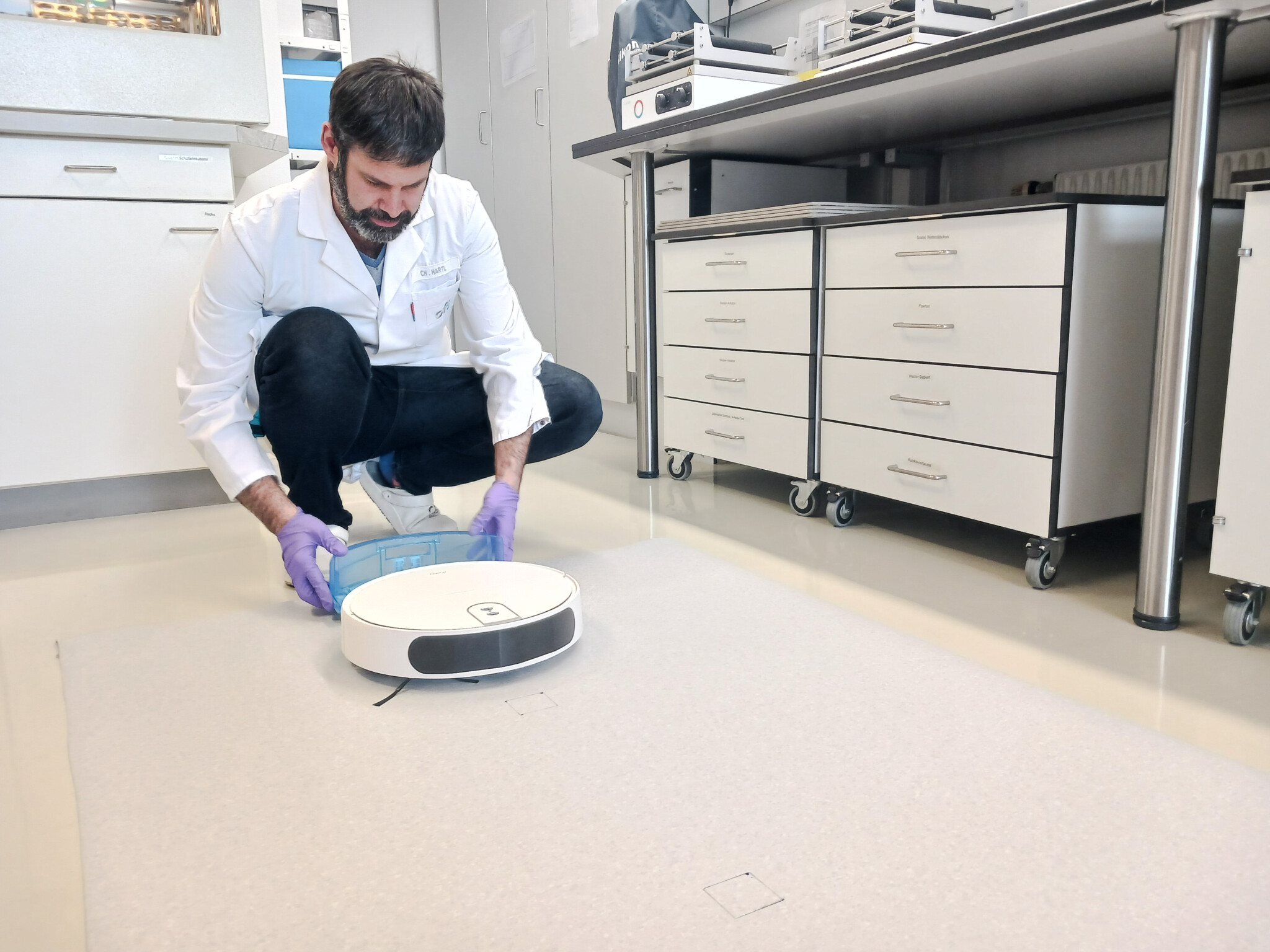 Autonomous disinfection by hygiene robots